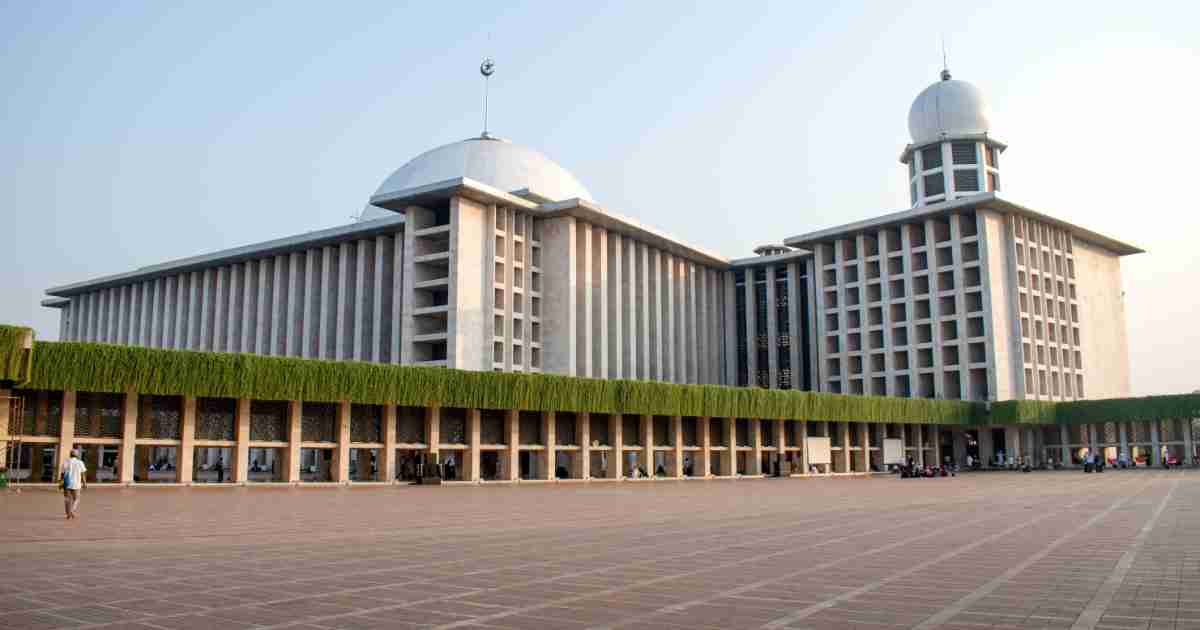 Bung Karno's Ideas on the Architecture of Indonesia's Historic Buildings
